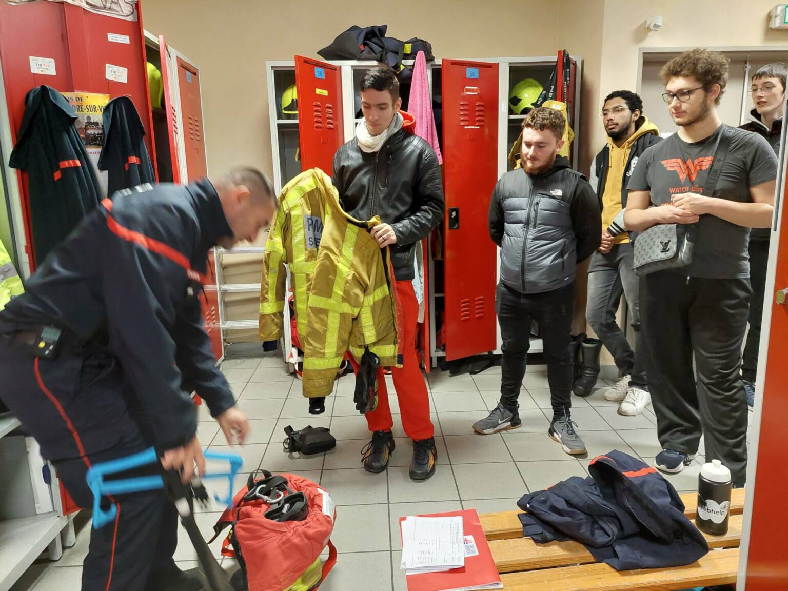 Vis ma vie de... - Sapeur-pompier, un métier passionnant, cent métiers à la fois - L'infoRmateur ...